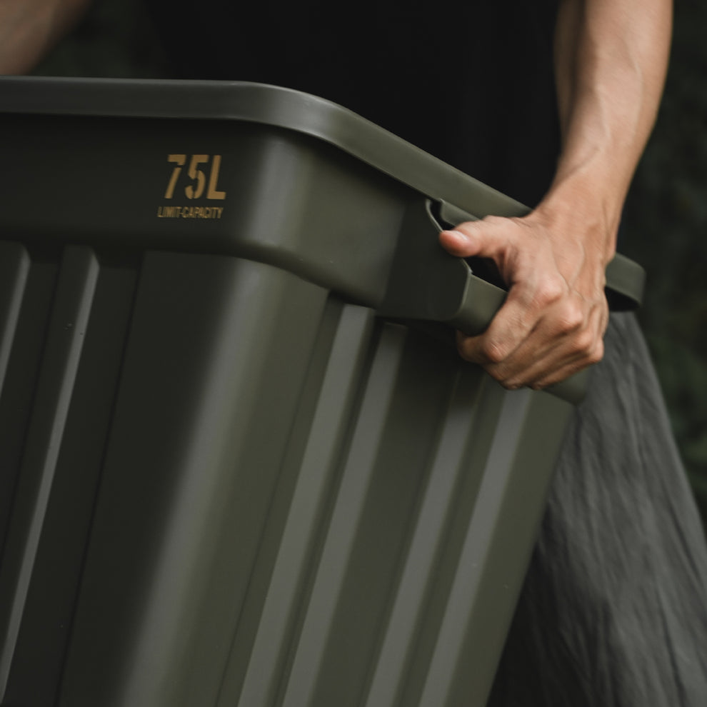 SIGNATURE SHIELD BOX – CARGO CONTAINER